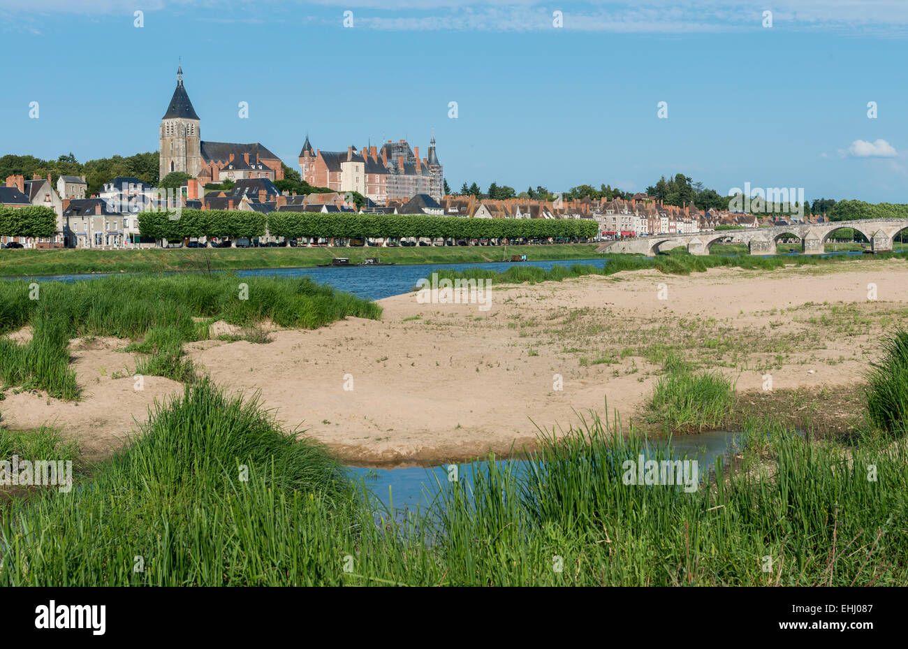 Pont gien loire Banque de photographies et d’images à haute résolution ...