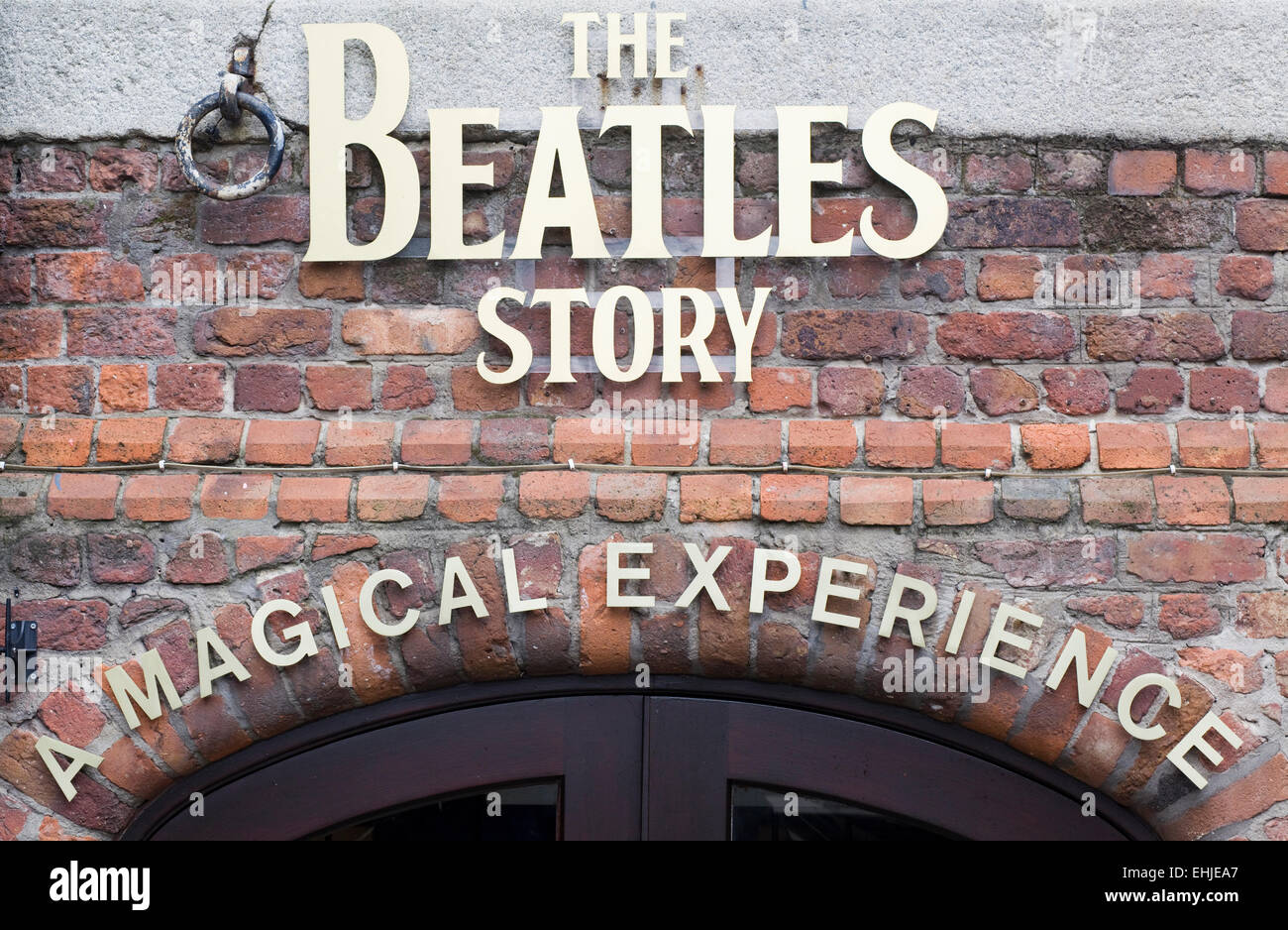 Liverpool the beatles shop Banque d'image et photos - Alamy