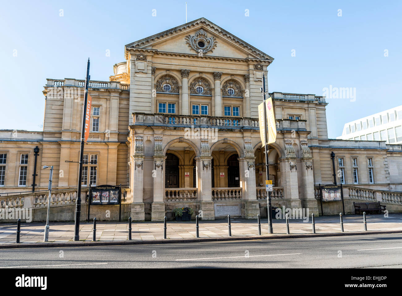 Cheltenham town hall Banque de photographies et d’images à haute ...