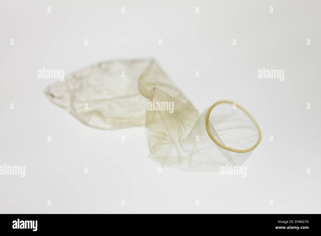 Préservatif utilisé Banque de photographies et d’images à haute ...