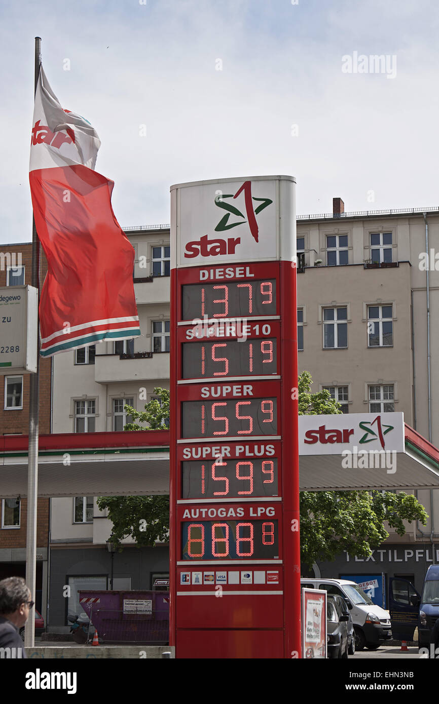 Star gas station to refuel Banque de photographies et d’images à haute ...