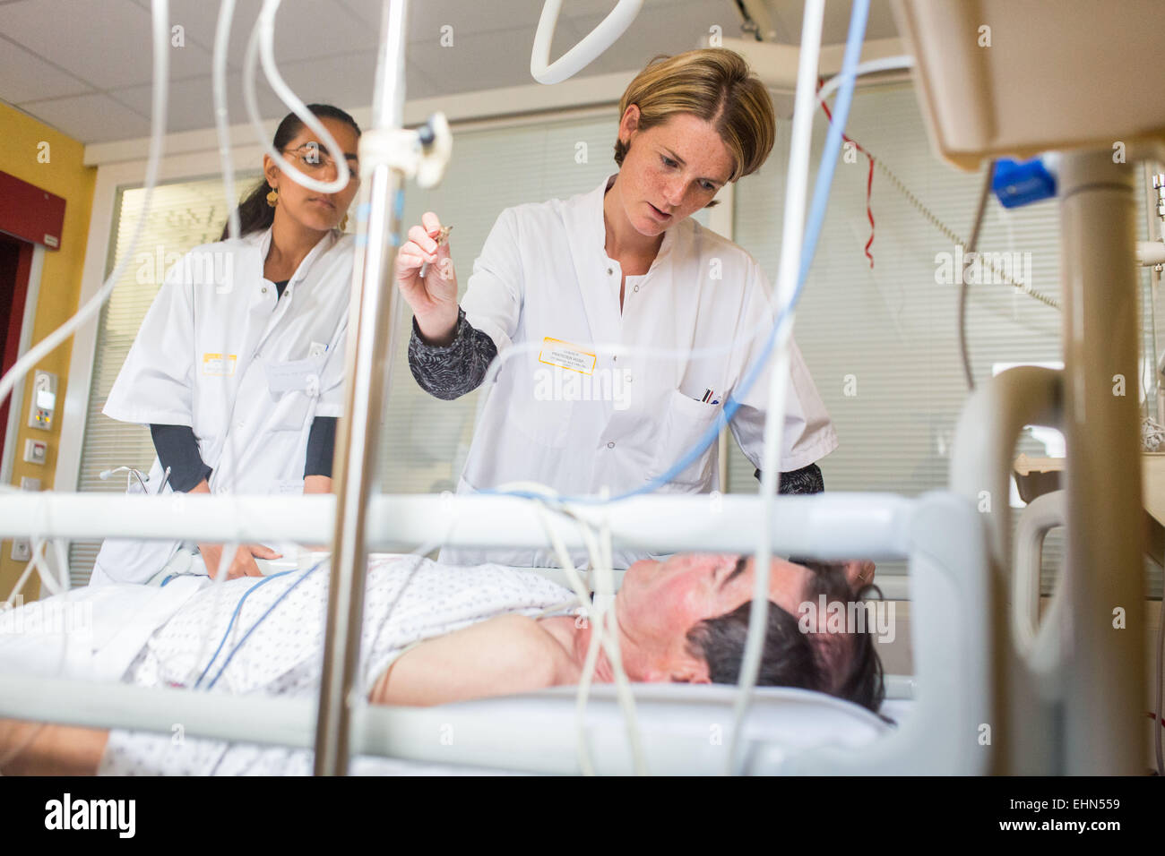 La thrombolyse était patient après un AVC. Ici, visitez le neurologue ...