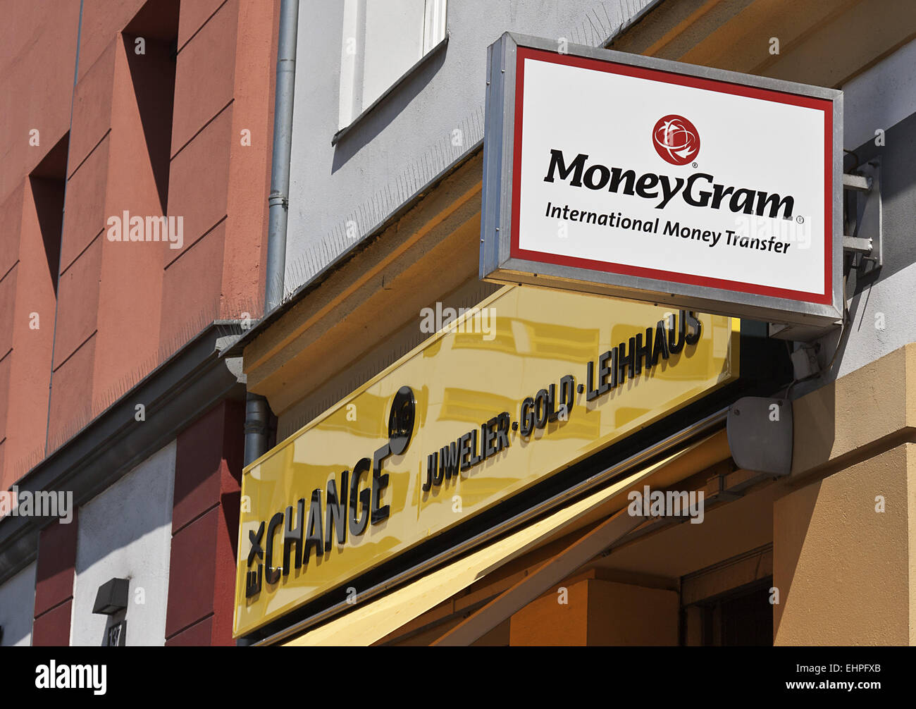 Moneygram money transfer Banque de photographies et d’images à haute ...