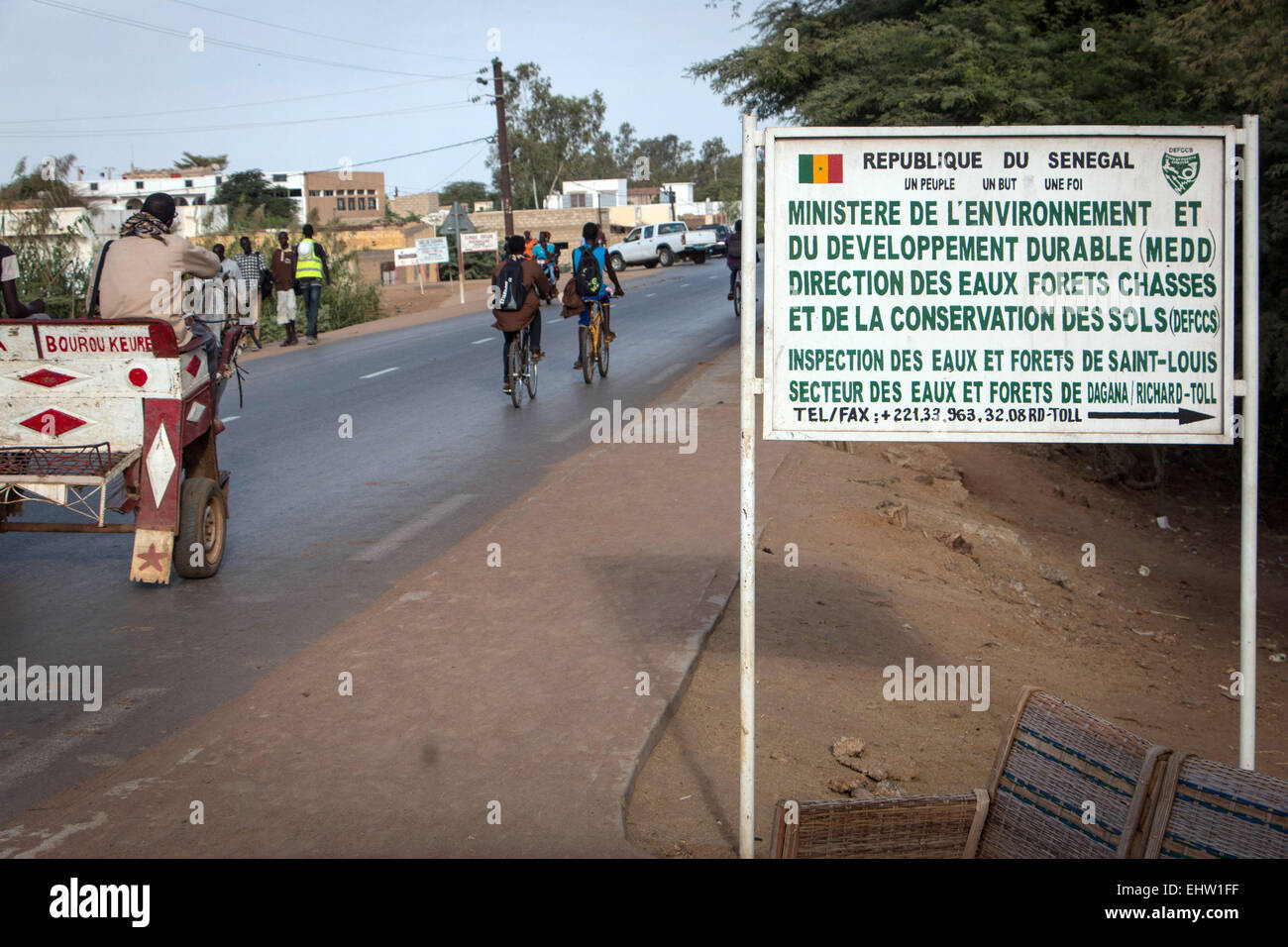 Senegal traffic road Banque de photographies et d’images à haute ...