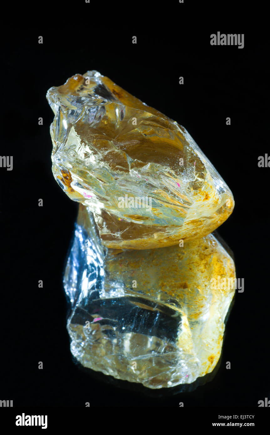 Quartz jaune Banque de photographies et d’images à haute résolution - Alamy