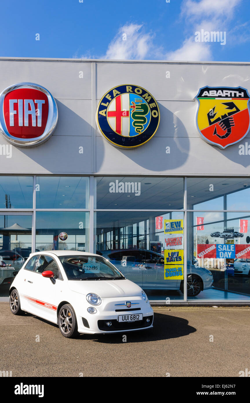 Fiat showroom Banque de photographies et d’images à haute résolution ...