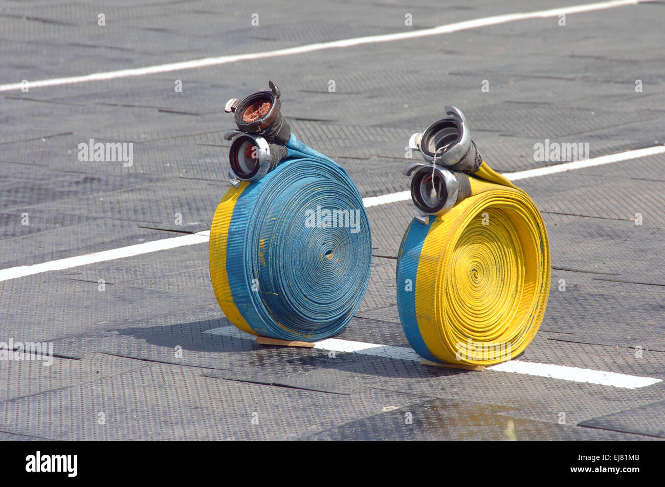 Tuyau tordu Banque de photographies et d’images à haute résolution - Alamy