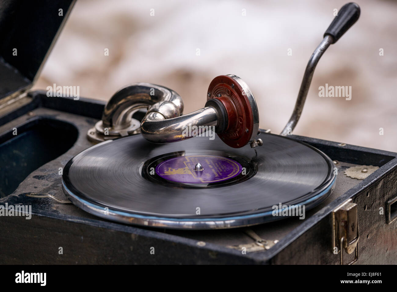 Portable gramophone Banque de photographies et d’images à haute ...