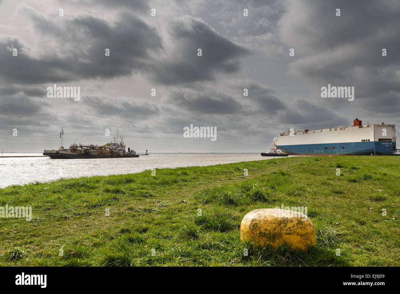 L'avant port Banque de photographies et d’images à haute résolution - Alamy