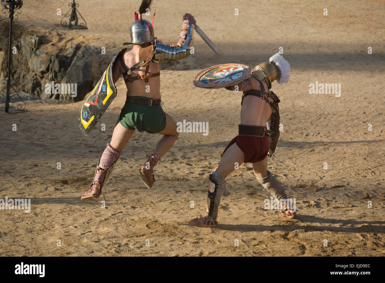 Gladiators fighting Banque de photographies et d’images à haute résolution - Alamy