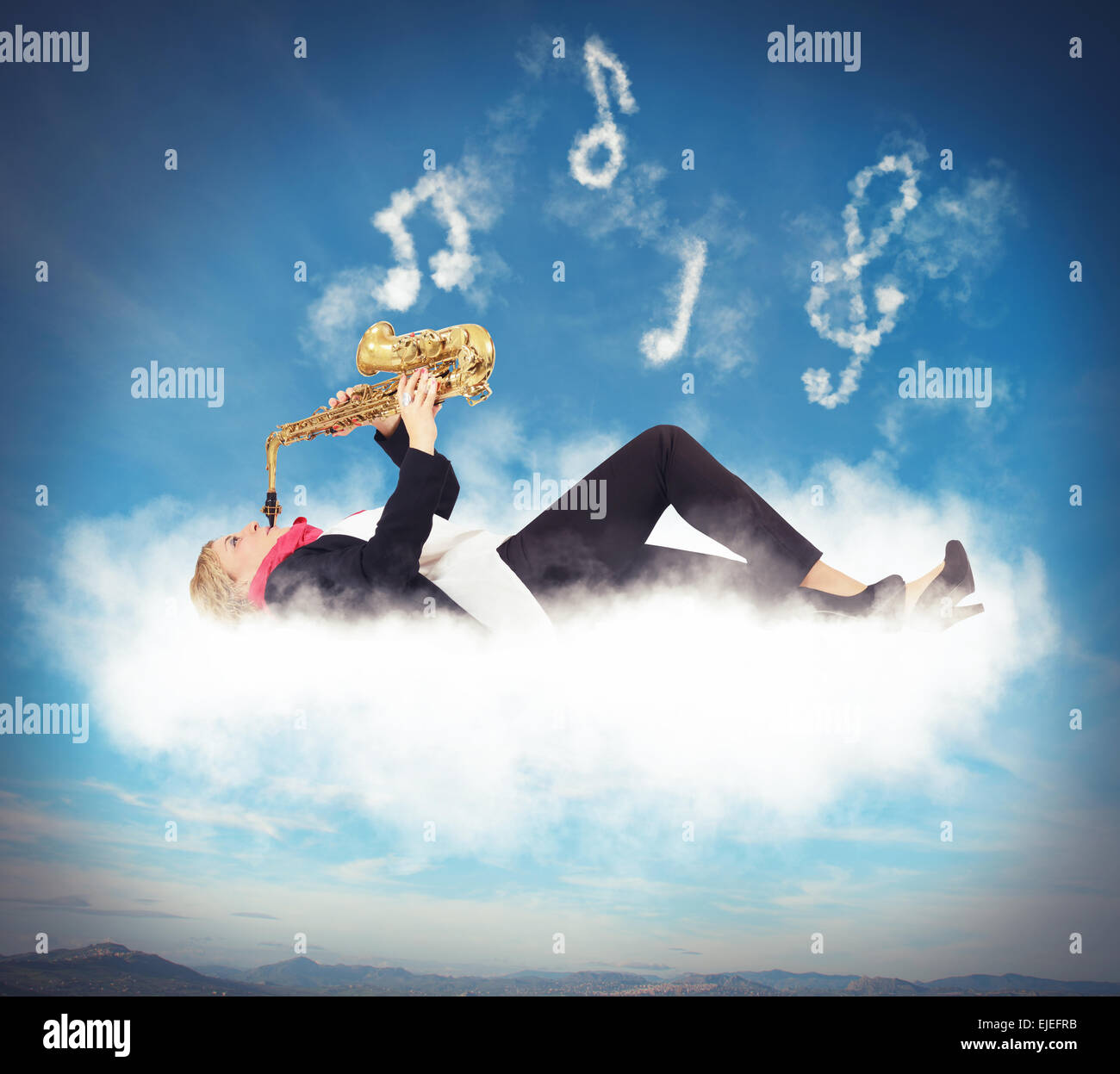 Femme sur un nuage Banque de photographies et d’images à haute ...