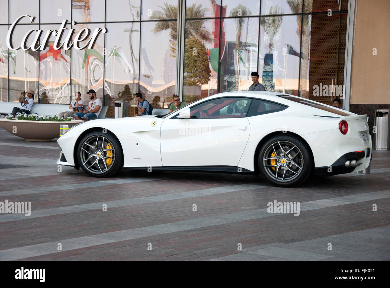 Ferrari blanche Banque de photographies et d’images à haute résolution ...