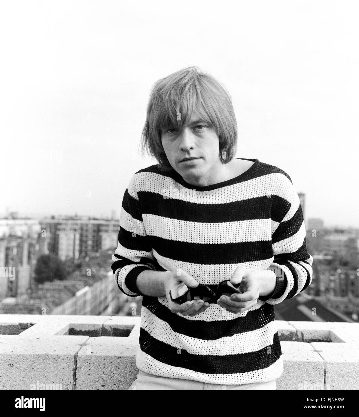 Brian jones rolling stones Banque de photographies et d’images à haute ...