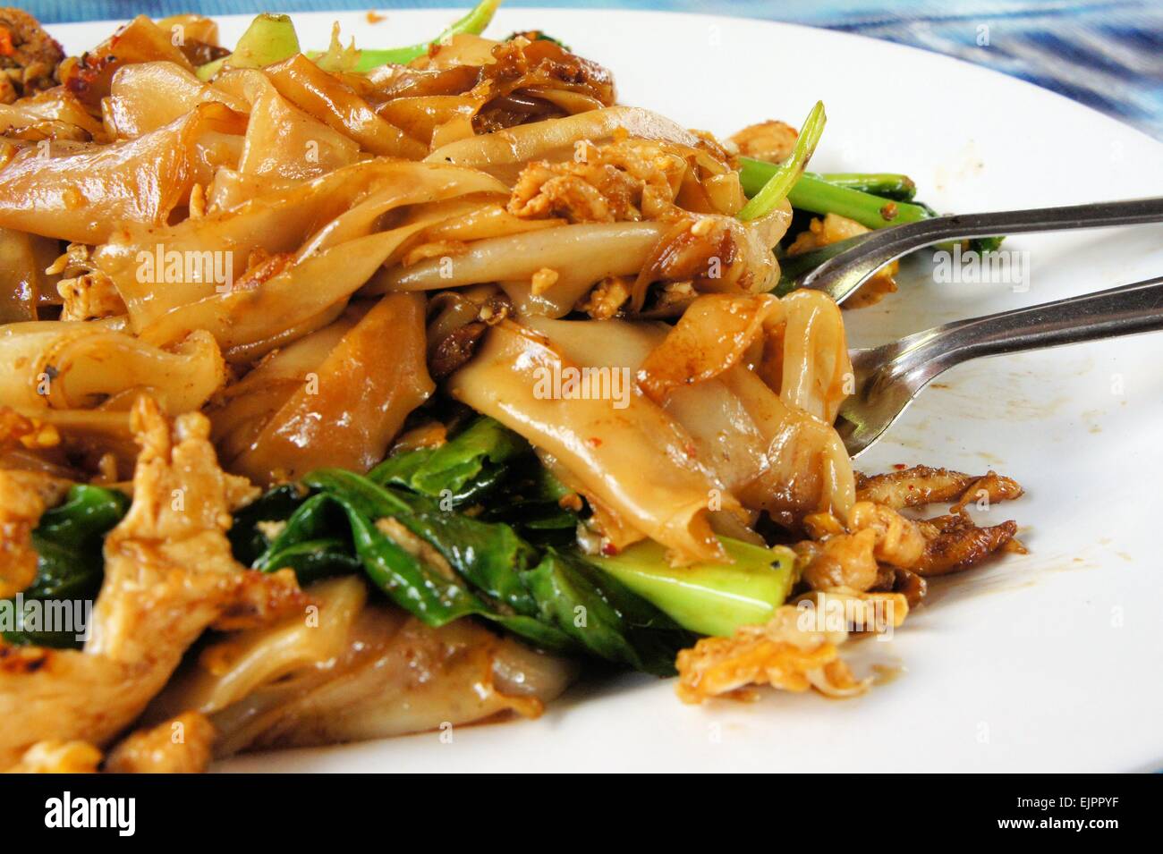 Nouilles de riz plates Banque de photographies et d’images à haute ...