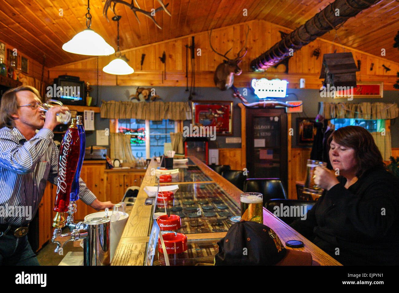 Saloon western Banque de photographies et d’images à haute résolution ...
