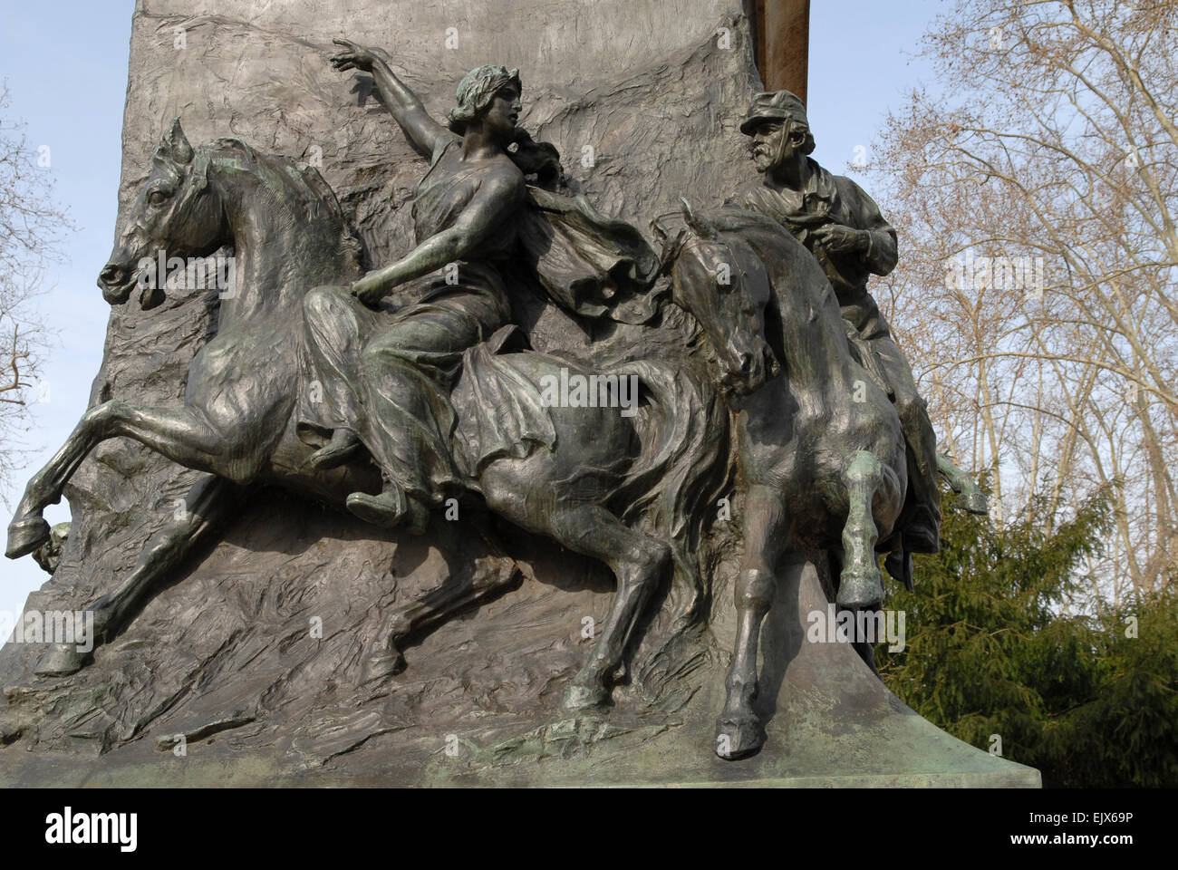 Sur la frise le monument à Anita Garibaldi, Rome. Sculpté par Mario ...