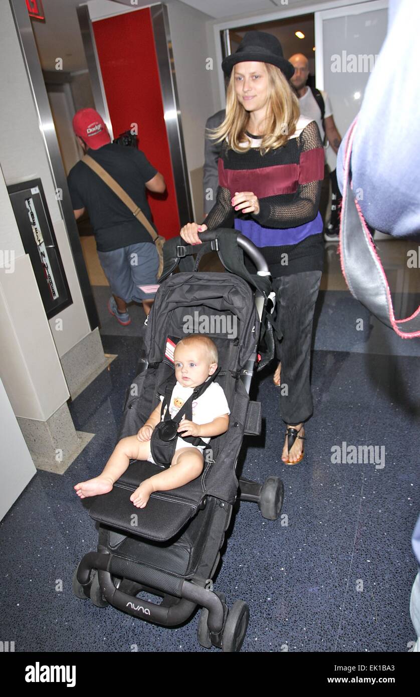 Teresa palmer and bodhi rain webber Banque de photographies et d’images ...