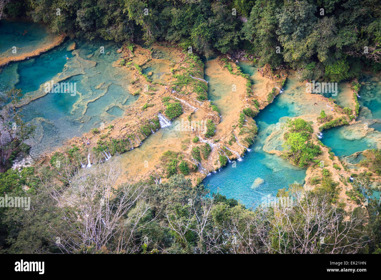 Semuc champay un parc aquatique naturel au Guatemala Photo Stock - Alamy