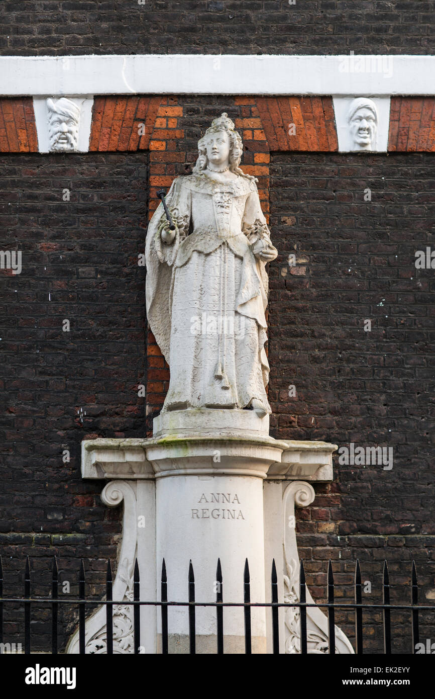 Statue de la reine anne Banque de photographies et d’images à haute ...