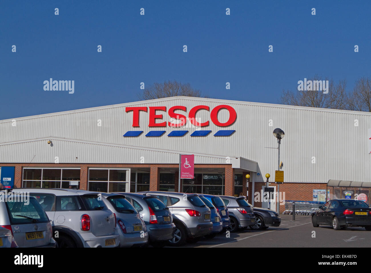 Tesco warehouse Banque de photographies et d’images à haute résolution ...