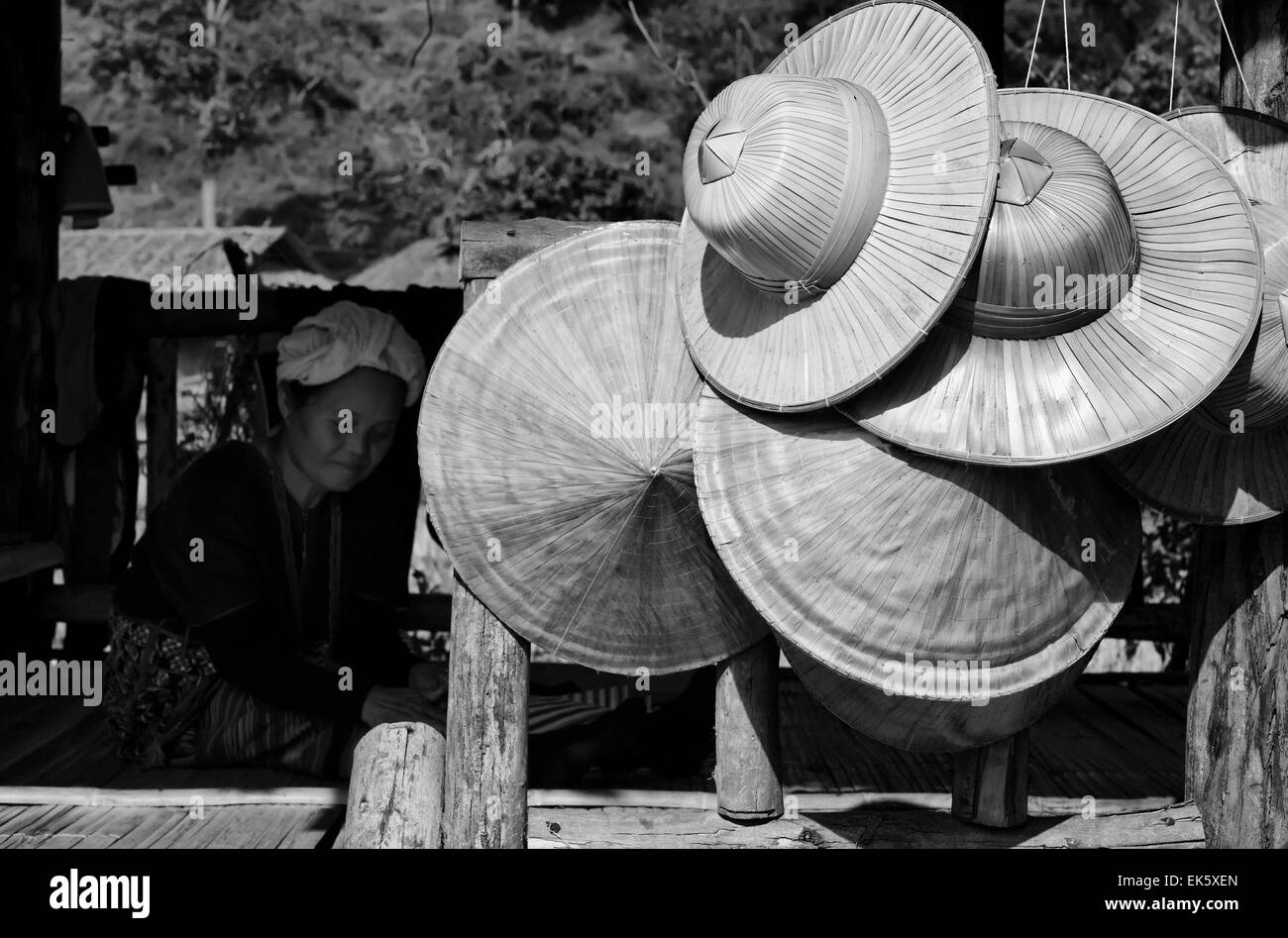 La Thaïlande, Chiang Mai, Karen long cou hill (village de la tribu ...