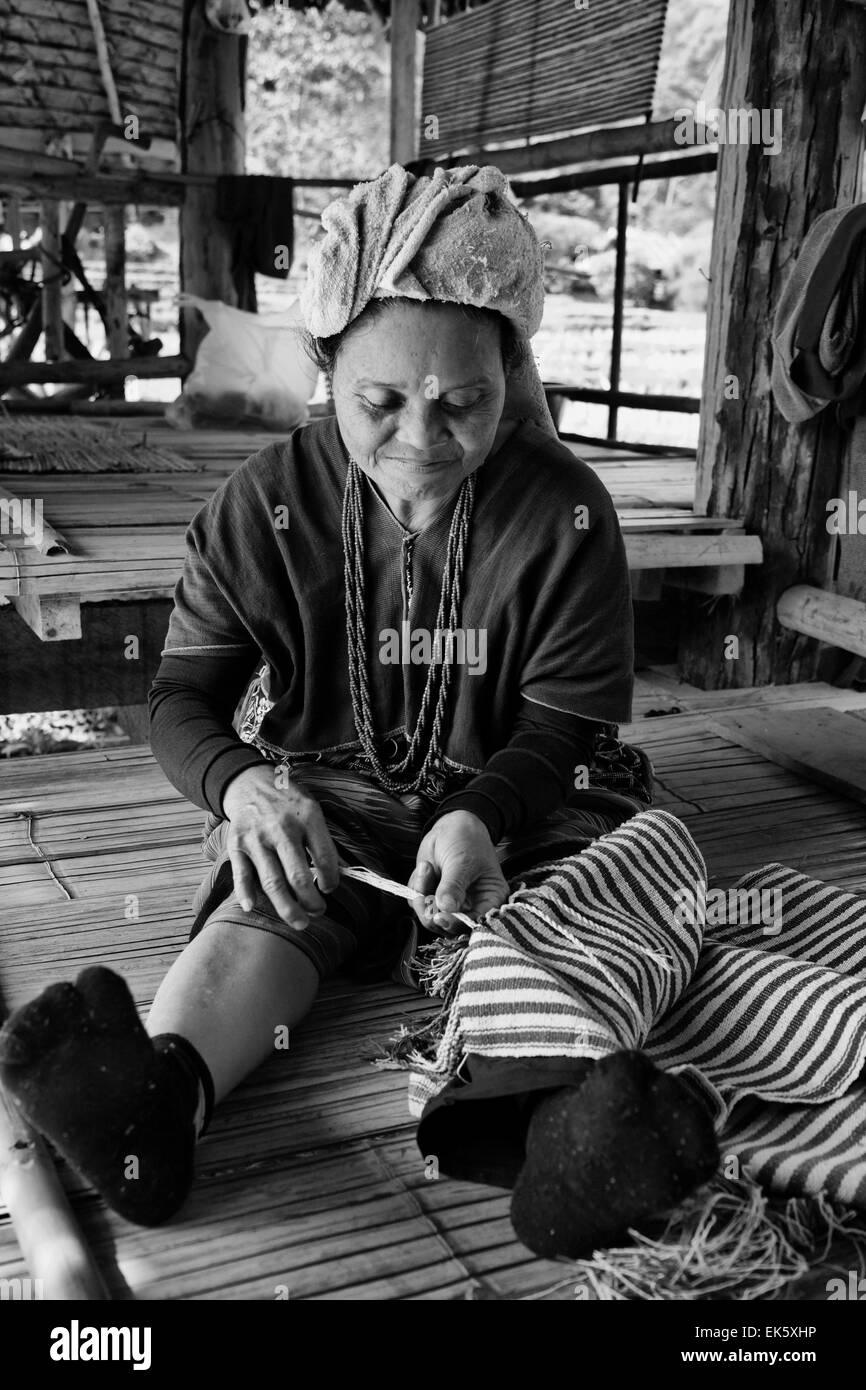 La Thaïlande, Chiang Mai, Karen long cou hill (village de la tribu ...