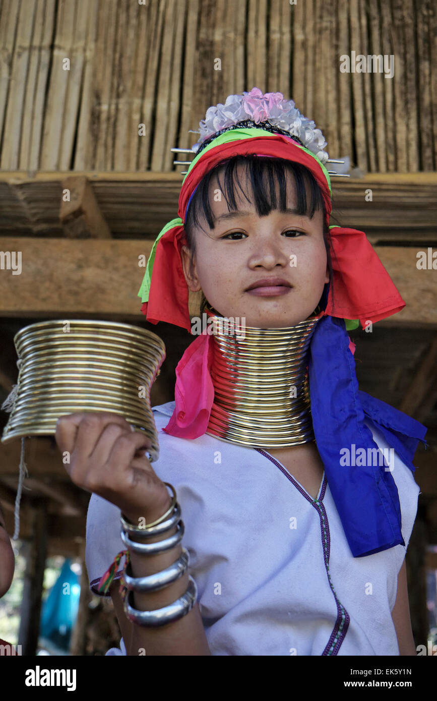La Thaïlande, Chiang Mai, Karen long cou hill (village de la tribu ...