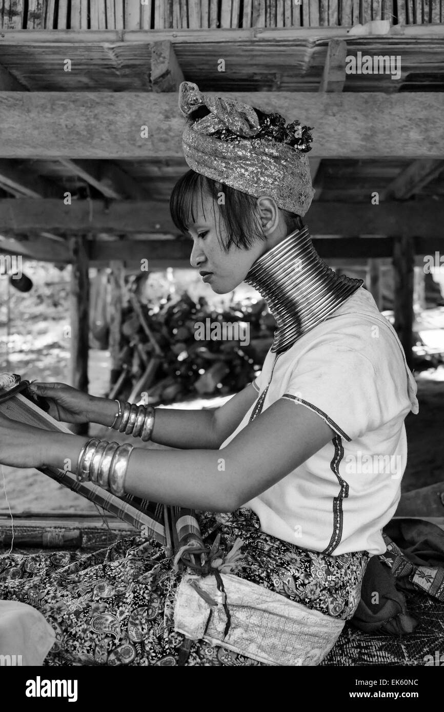 La Thaïlande, Chang Mai, Karen long cou hill (village de la tribu Kayan ...