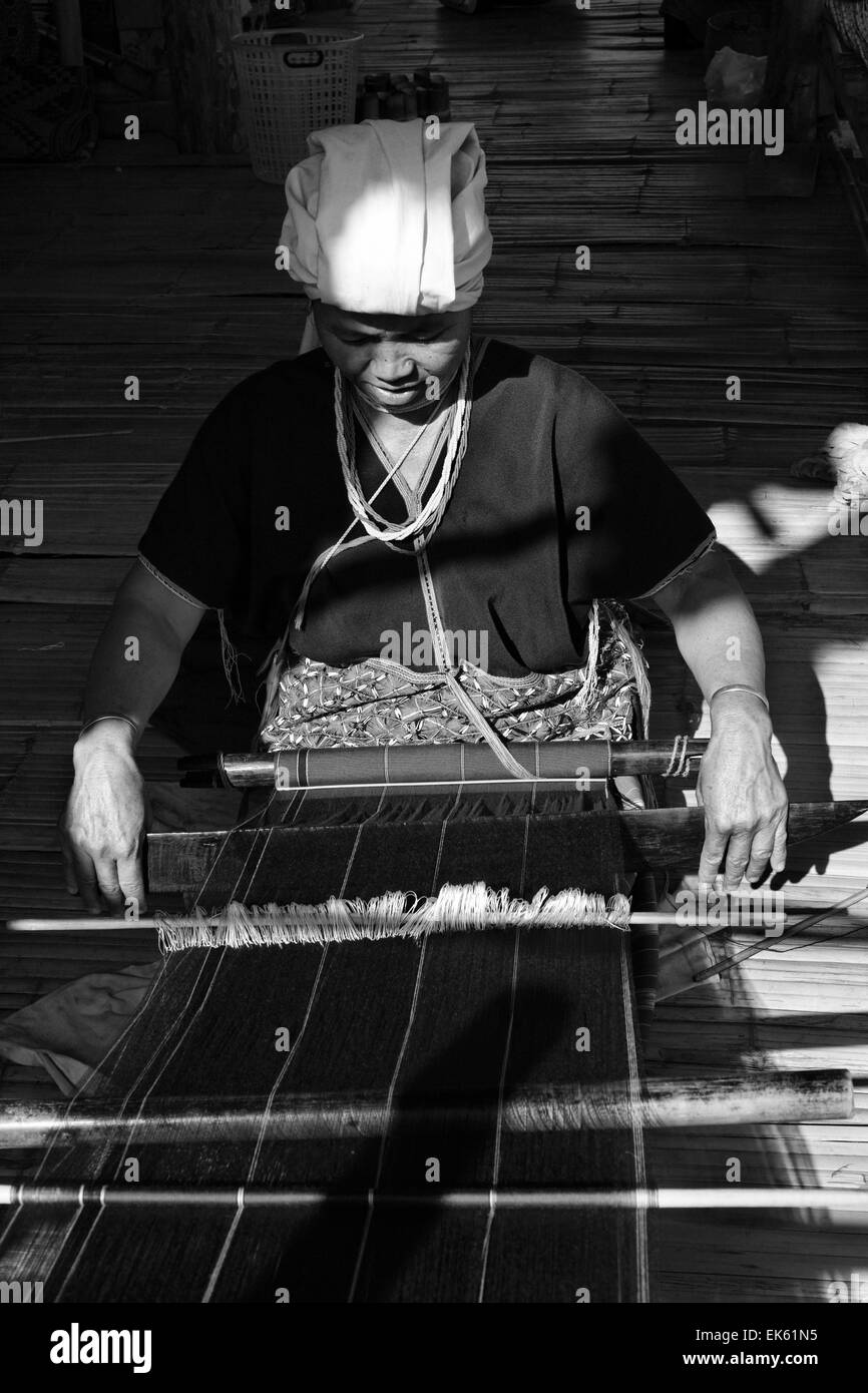 La Thaïlande, Chiang Mai, Karen long cou hill (village de la tribu ...