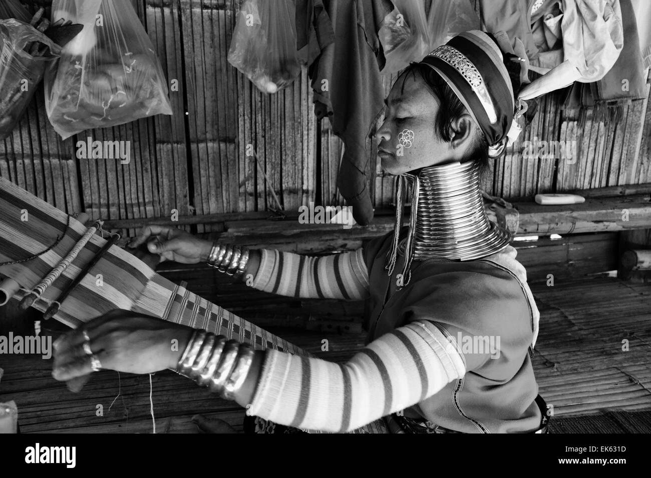 La Thaïlande, Chiang Mai, Karen long cou hill (village de la tribu ...