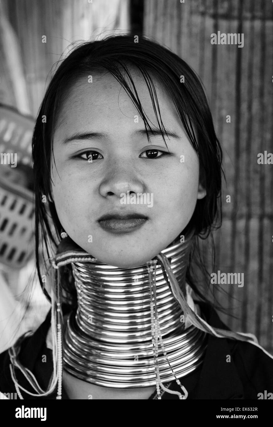 La Thaïlande, Chiang Mai, Karen long cou hill (village de la tribu ...