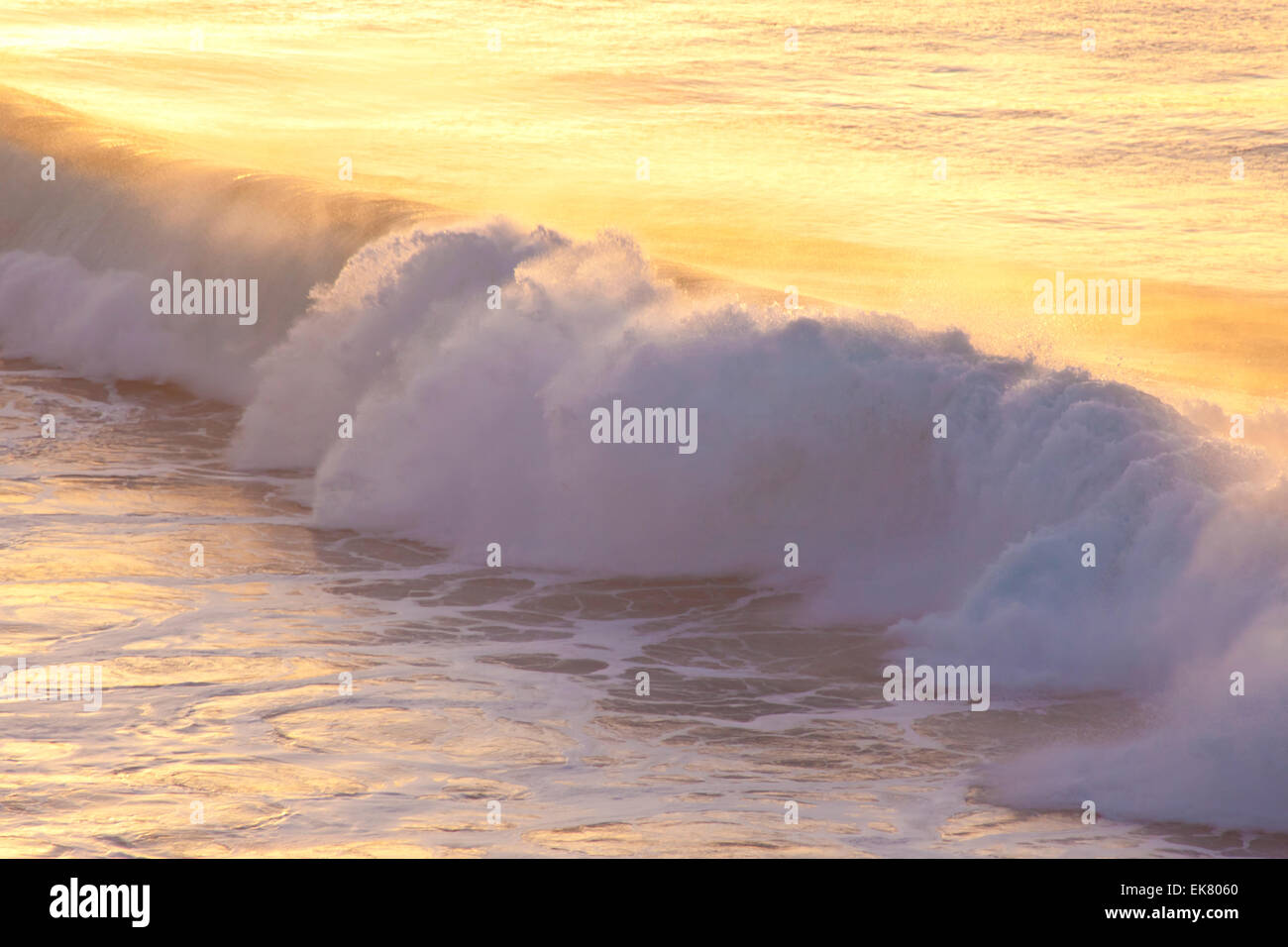 Mer vague Banque de photographies et d’images à haute résolution - Alamy