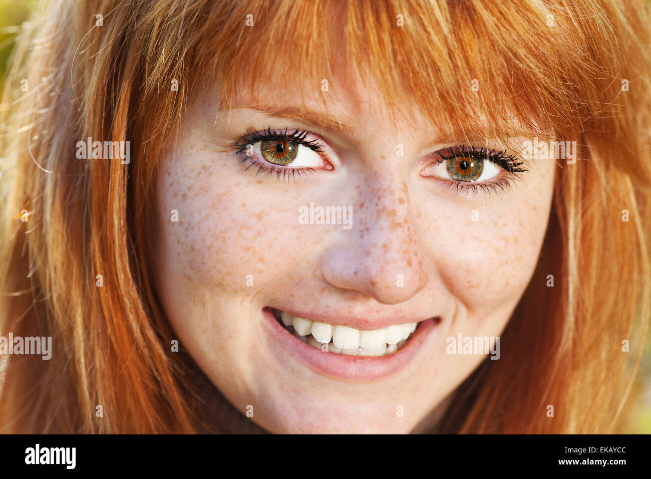 Une belle adolescente rousse Banque de photographies et d’images à ...