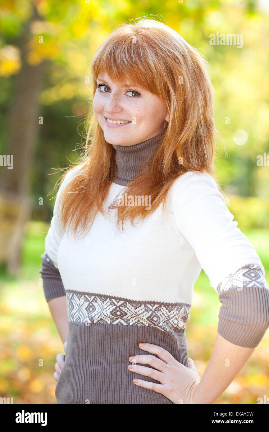 Une belle adolescente rousse Banque de photographies et d’images à ...