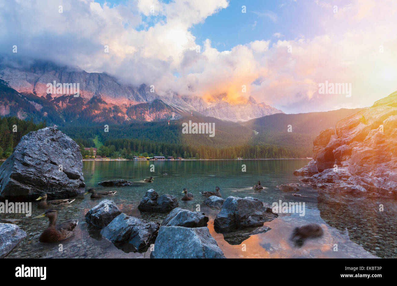 Lac Eibsee Avec Zugspitze Banque d'image et photos - Alamy