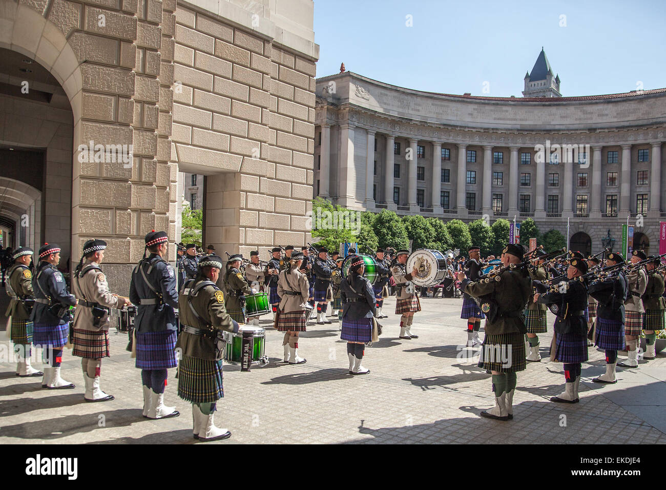 Le 13 mai 2014, le Service des douanes et de la protection des ...