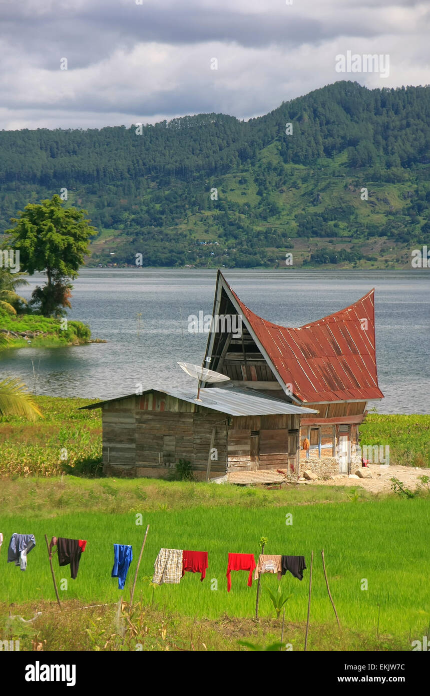 Maison traditionnelle batak sumatra Banque de photographies et d’images ...