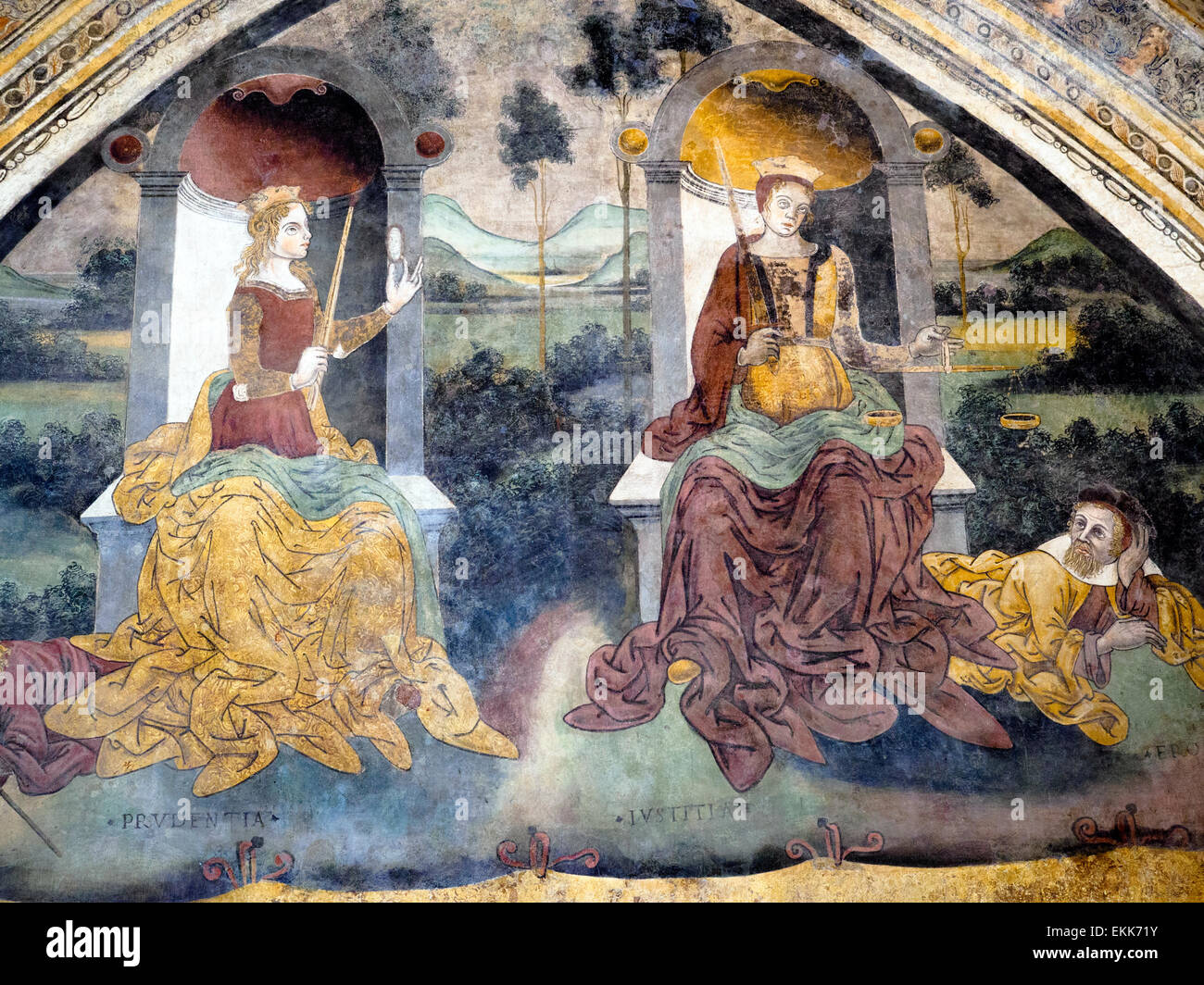 Fresque ancienne château Caetani dans la ville médiévale de Sermoneta ...