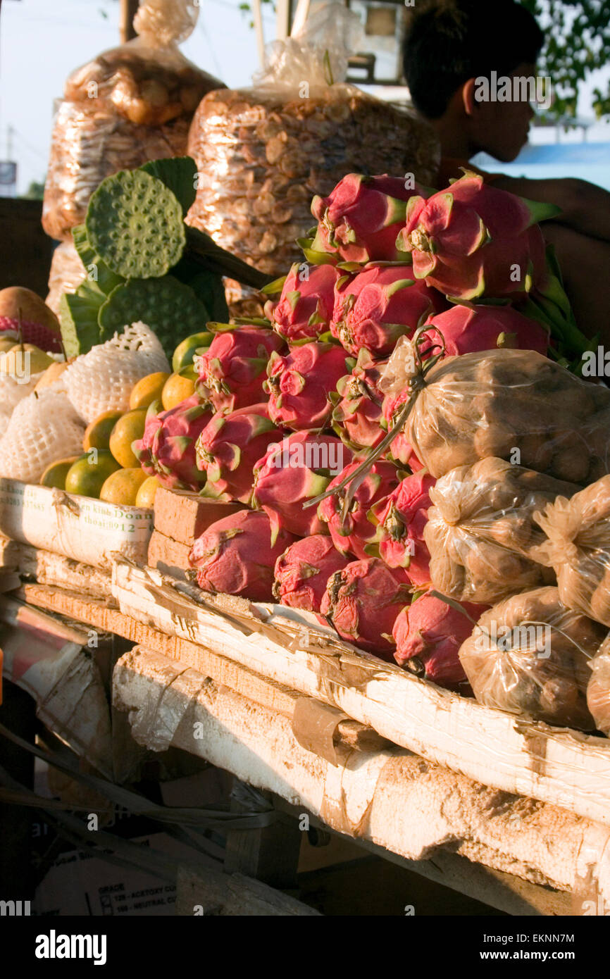 Cambodian fruit stand Banque de photographies et d’images à haute ...