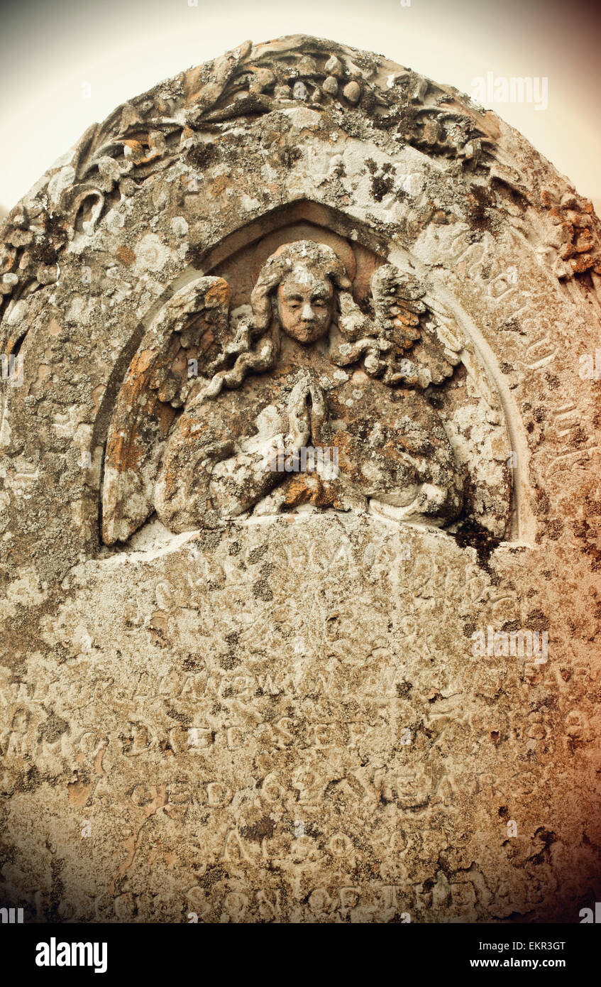 Ange gothique victorien figure sur la pierre tombale cimetière ...