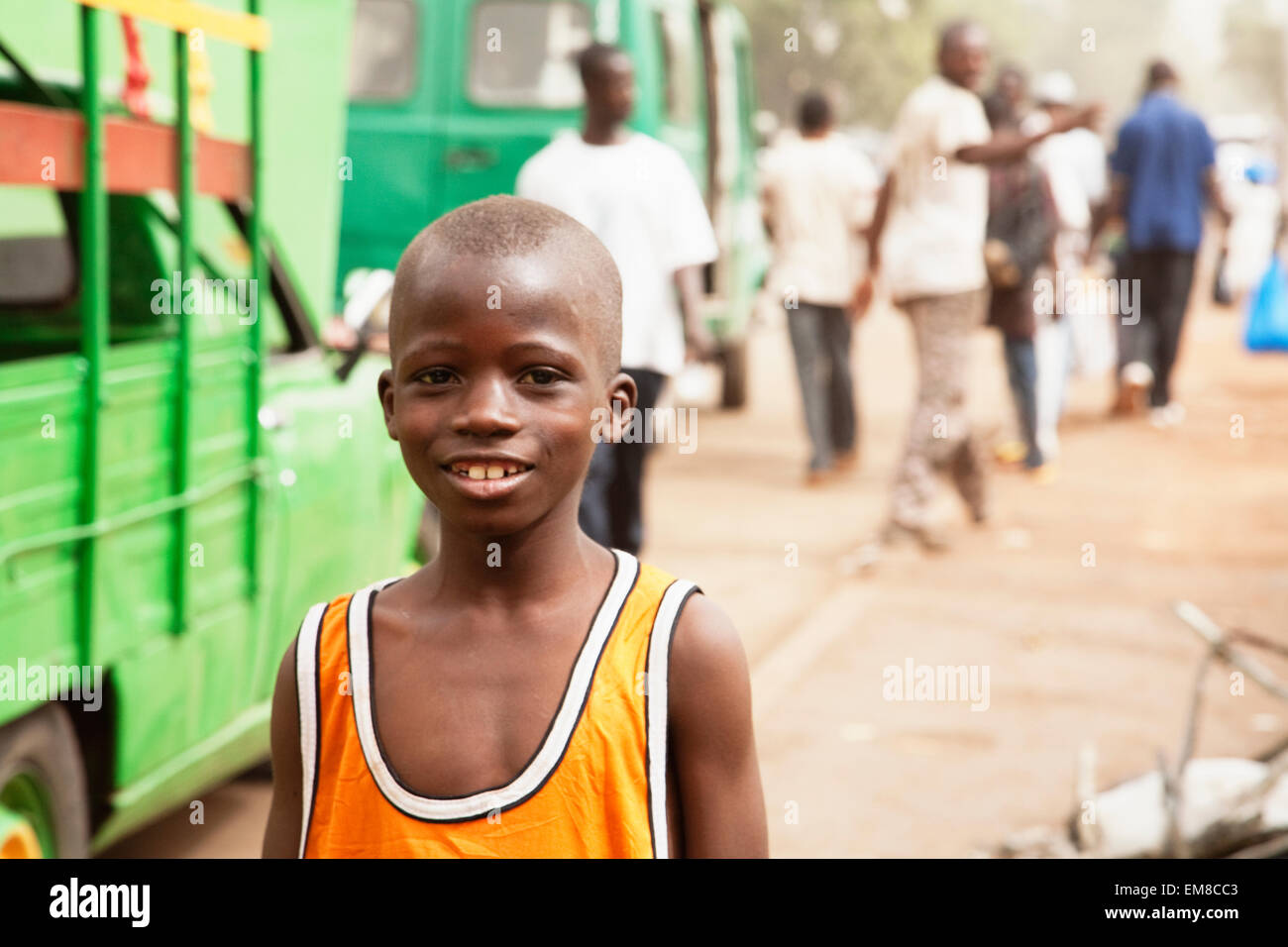 Mali boy smiling happy Banque de photographies et d’images à haute ...