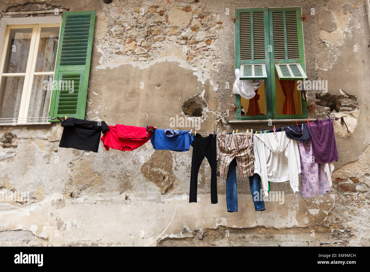 Tissu pendu Banque de photographies et d’images à haute résolution - Alamy