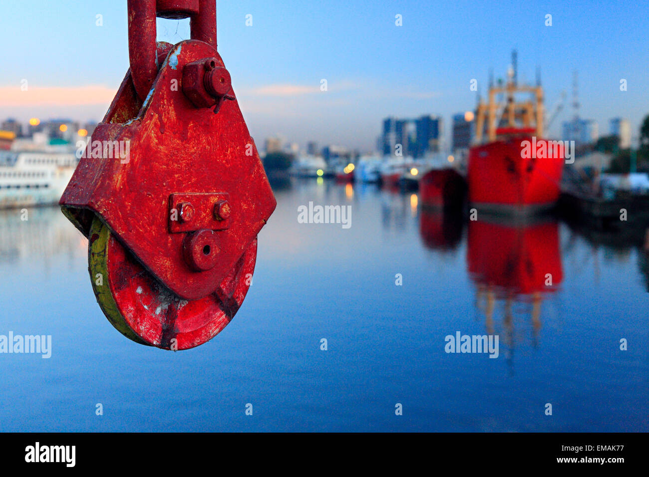 Le dragage, balisage fixe et des navires au port de l'Île Demarchi ...