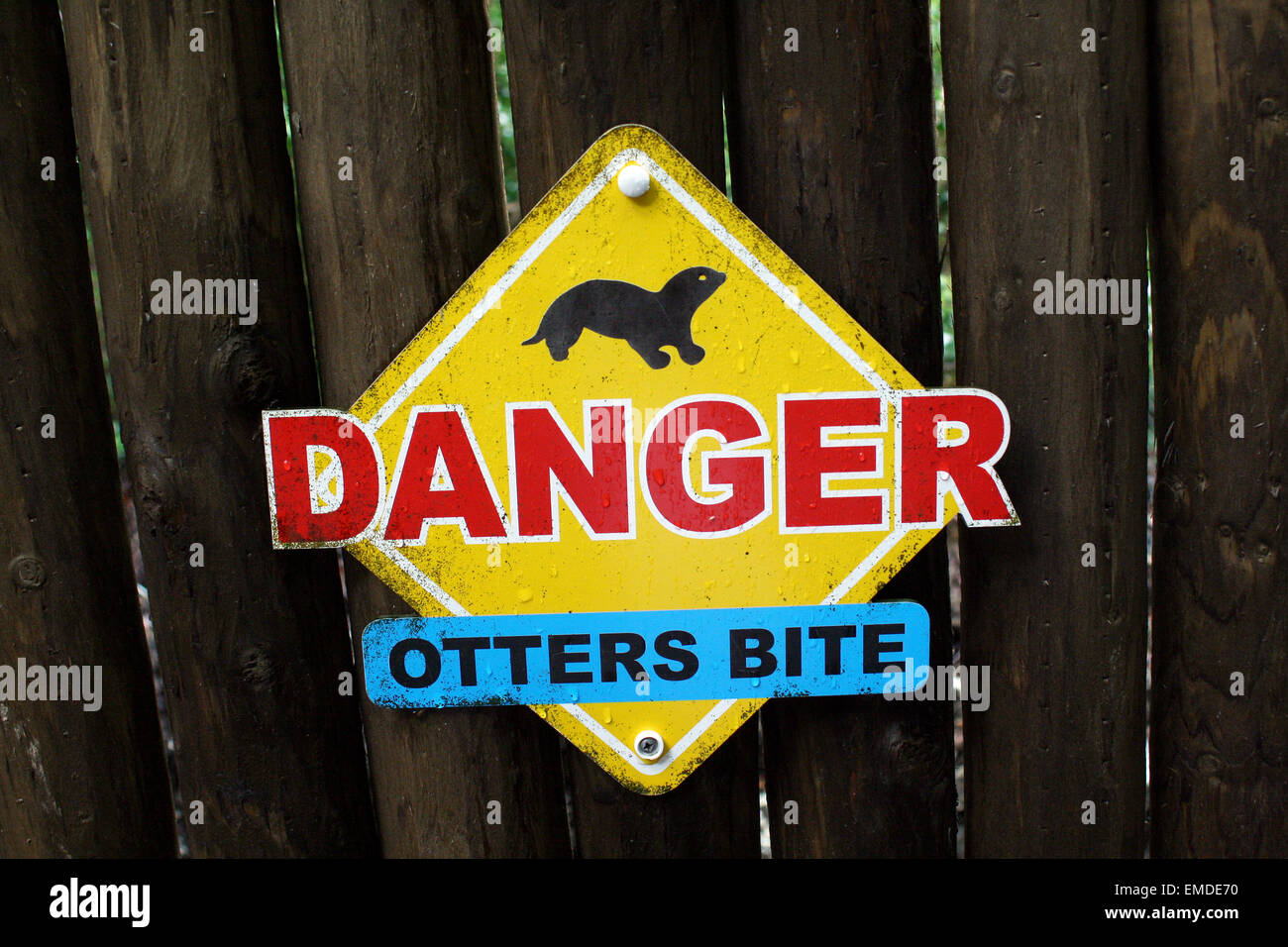 Panneau danger animaux Banque de photographies et d’images à haute ...