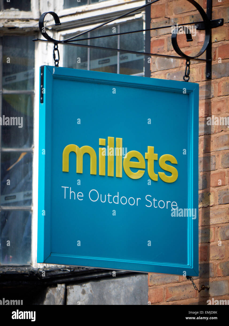 Millets shop Banque de photographies et d’images à haute résolution - Alamy