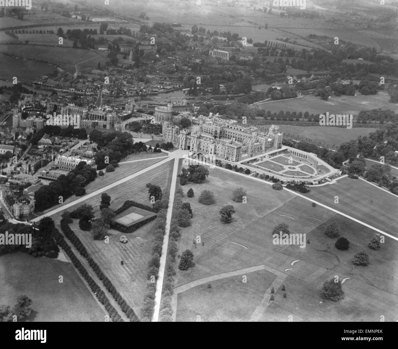 Windsor castle aerial Banque d'images noir et blanc - Alamy