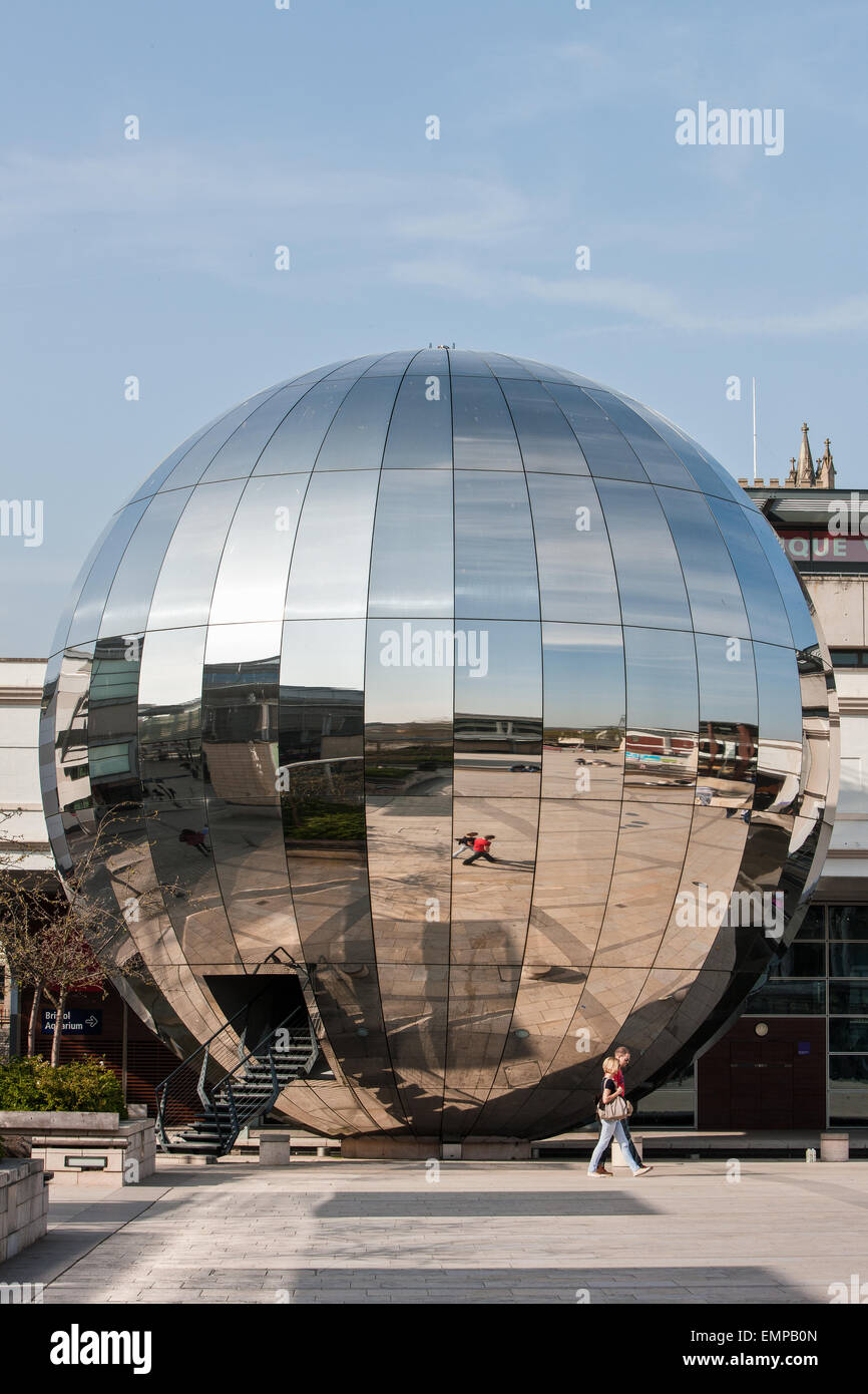 Explorer @Bristol's Planetarium.L'un des français les plus prometteuses ...