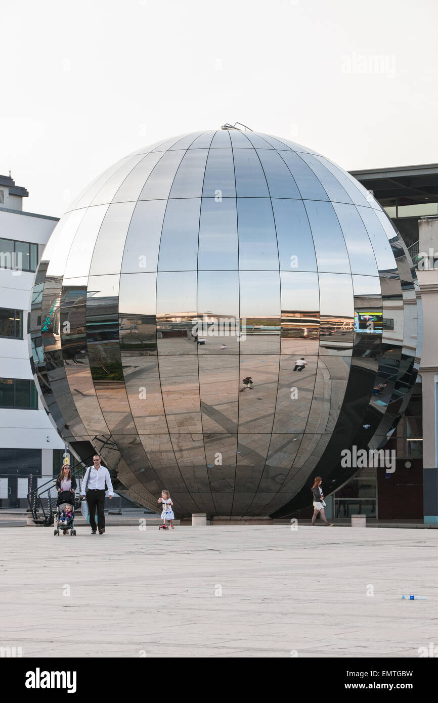 Explorer @Bristol's Planetarium.L'un des français les plus prometteuses ...