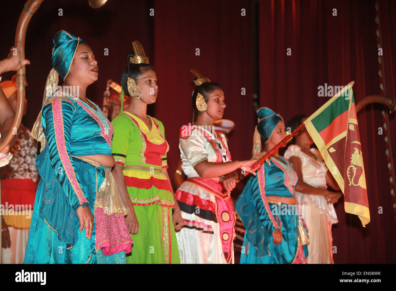 Kandyan dance show Banque de photographies et d’images à haute ...