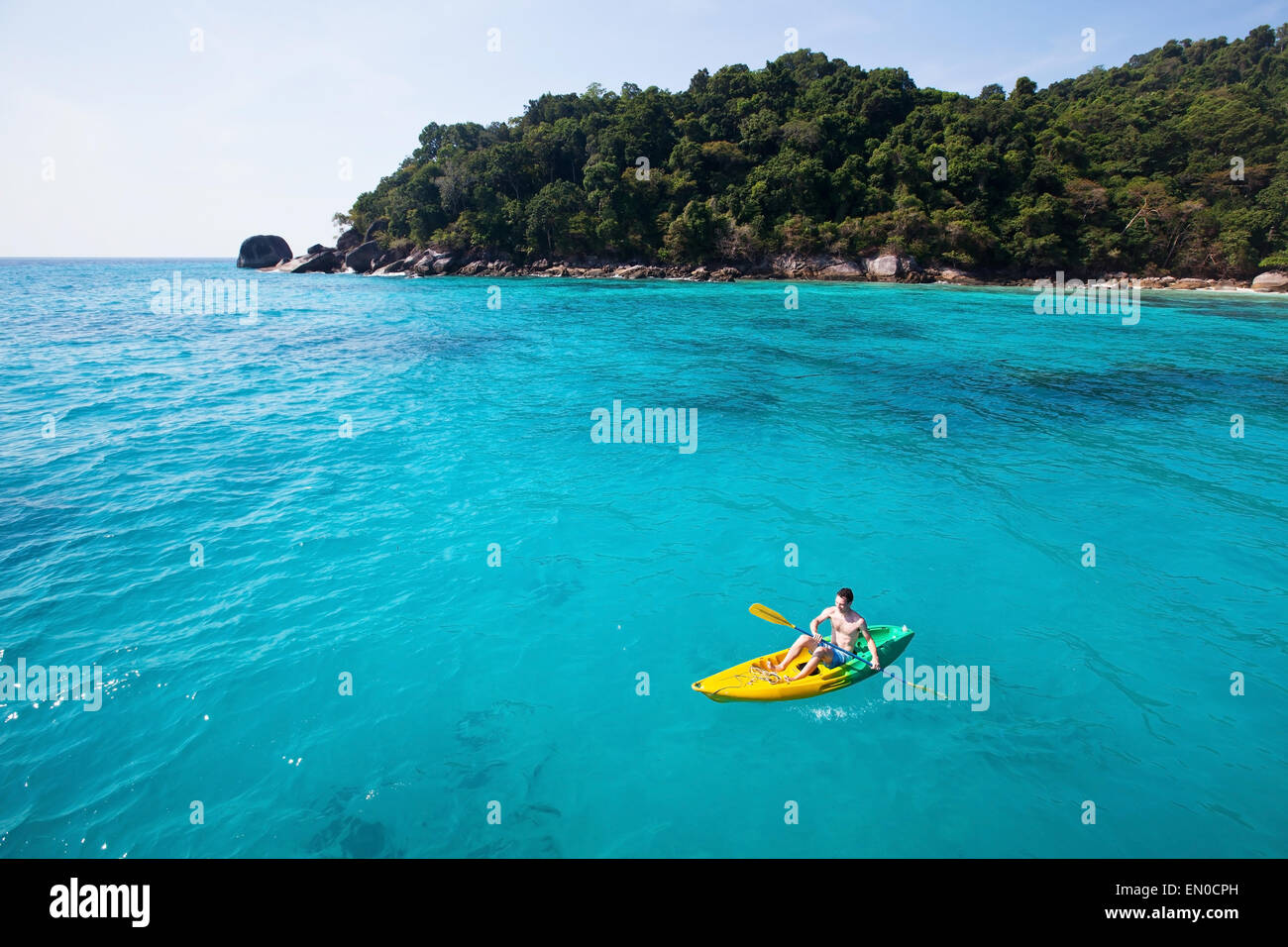 Kayak de mer sur la plage Banque de photographies et d’images à haute ...
